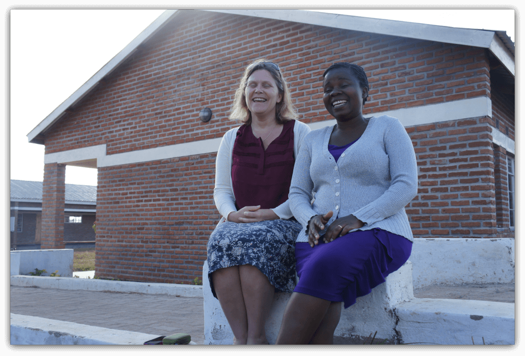 Christie and Memory Laughing – Border